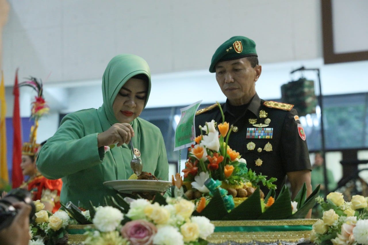 Pangdam XIV/Hsn : Peringatan HUT ke-77 Persit, Untuk Persit Yang ... Pangdam XIV/Hsn : Peringatan HUT ke-77 Persit, Untuk Persit Yang ...