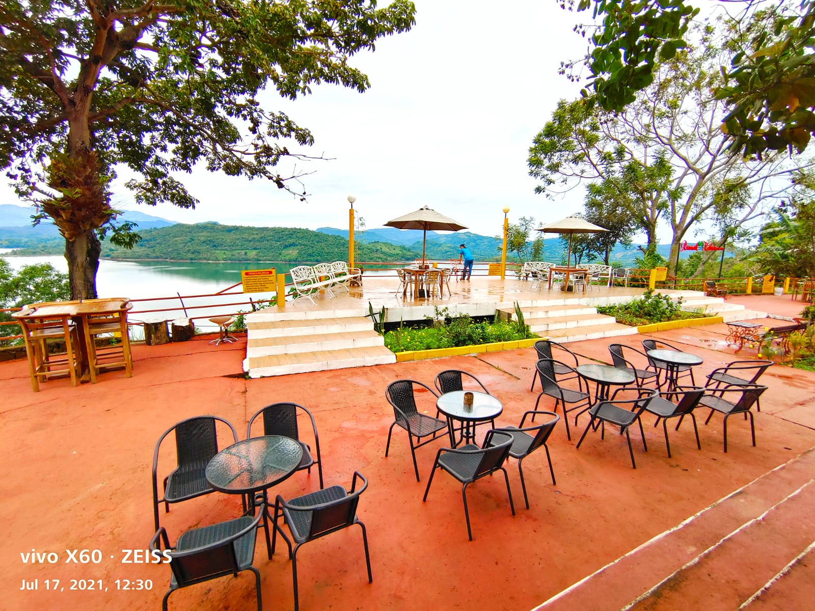 Ingin Bersantai Bersama Keluarga, Silahkan Berkunjung ke Rumah Kebun Bilibili Resto & Cafe ...