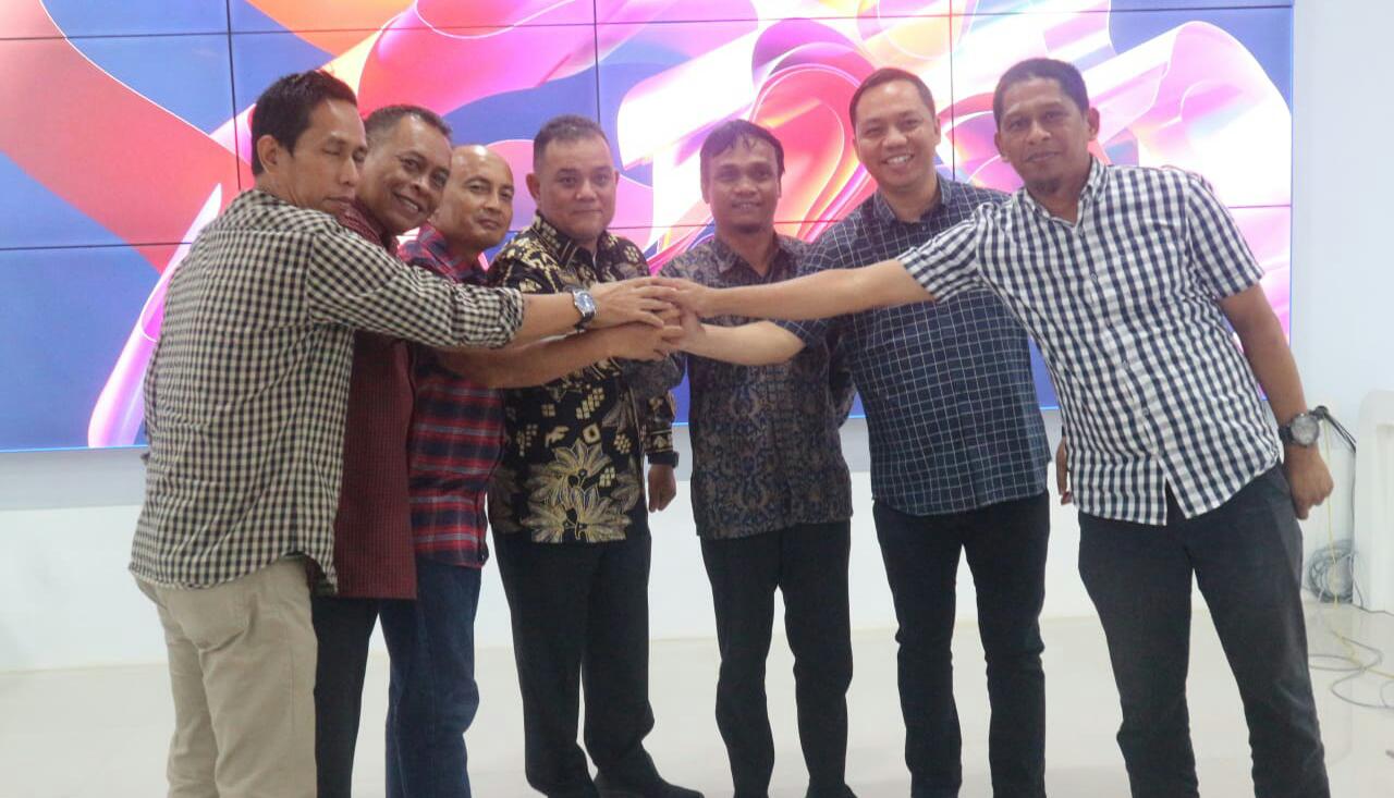 Bahas Kesiapan Pilkada, Pj Bupati Terima Kunjungan Silaturahmi Bawaslu Sinjai - PedomanRakyat.co.id