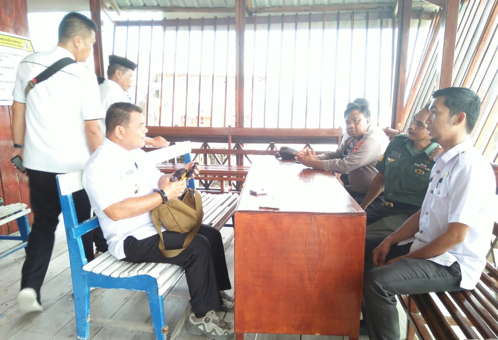 Kunjungan Perdana Ke Pulau Sembilan, Pj. Bupati Sinjai Dengarkan Keluhan Warga - PedomanRakyat.co.id