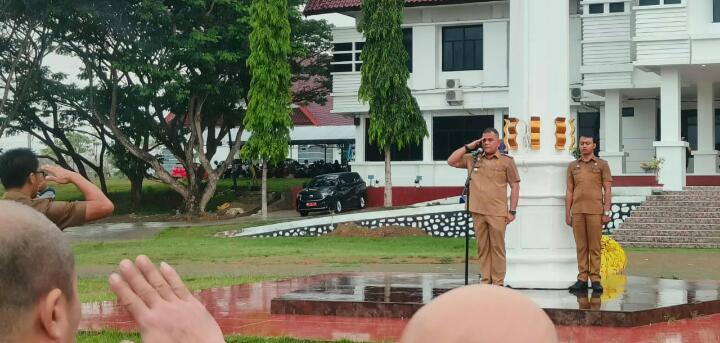 Pj. Bupati Sinjai Pimpin Apel Perdana Tahun 2024 - PedomanRakyat.co.id Pj. Bupati Sinjai Pimpin Apel Perdana Tahun 2024 - PedomanRakyat.co.id
